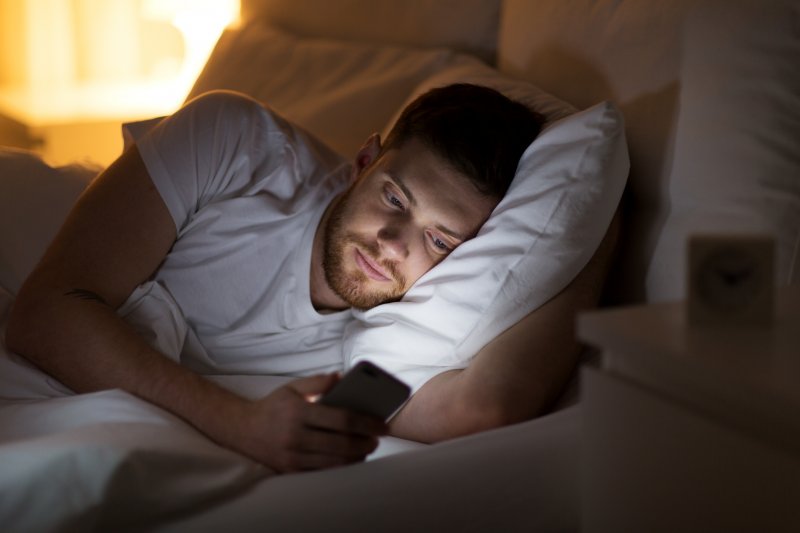 Cell Phones and Sleep Apnea: A Double-Whammy for Poor Sleep : Florida ...